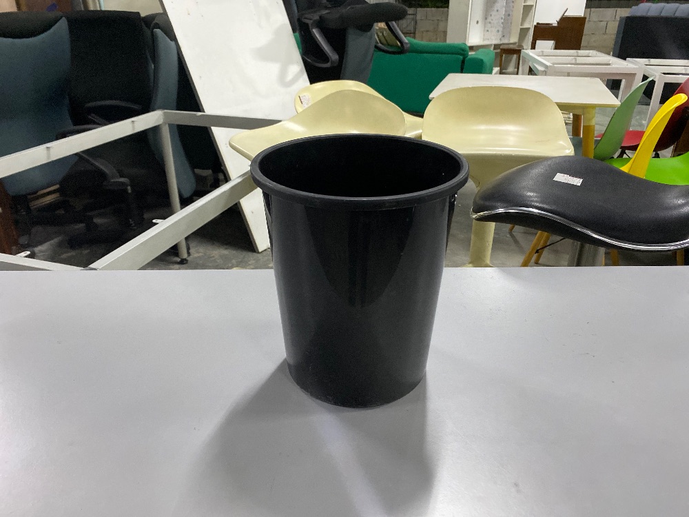 Plastic Waste Bin Black Colour / Tong Sampah Plastik Warna Hitam ...