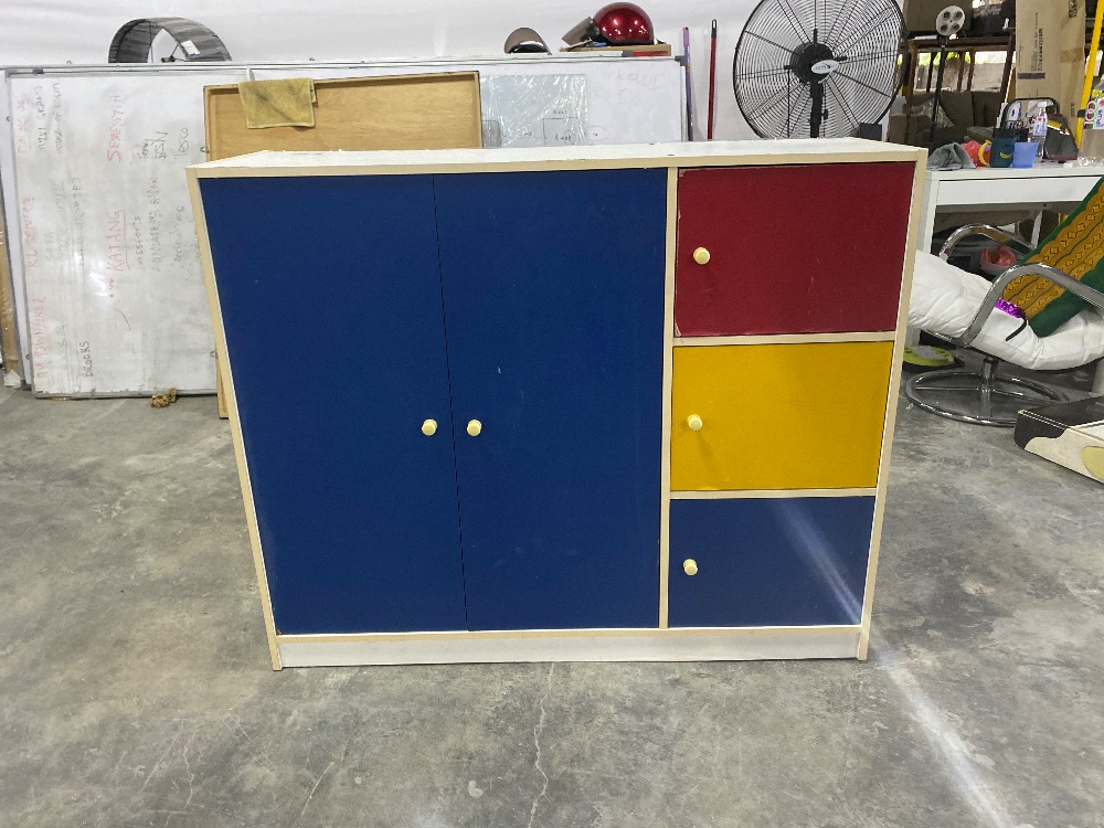 Multicolored Kids Wardrobe / Almari Pakaian Kanak-kanak Pelbagai Warna ...
