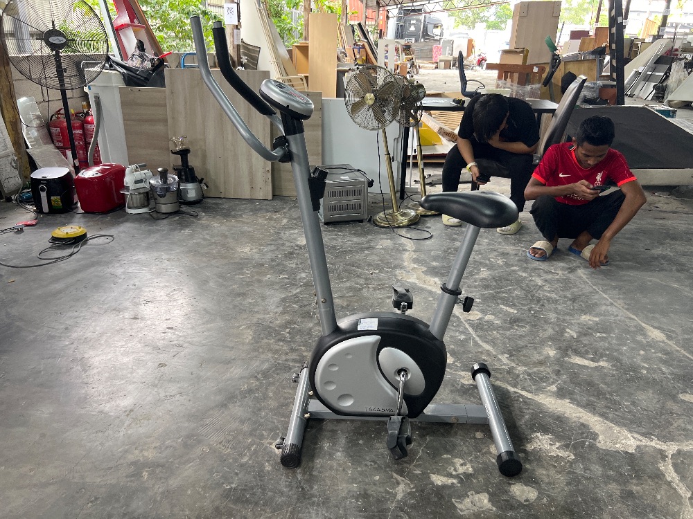 Elliptical Cross Trainer / Jurulatih Palang Elips - Unearth Store