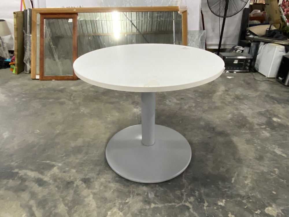 Round Small Size Dining Table / Meja Makan Saiz Kecil Bulat - Unearth Store