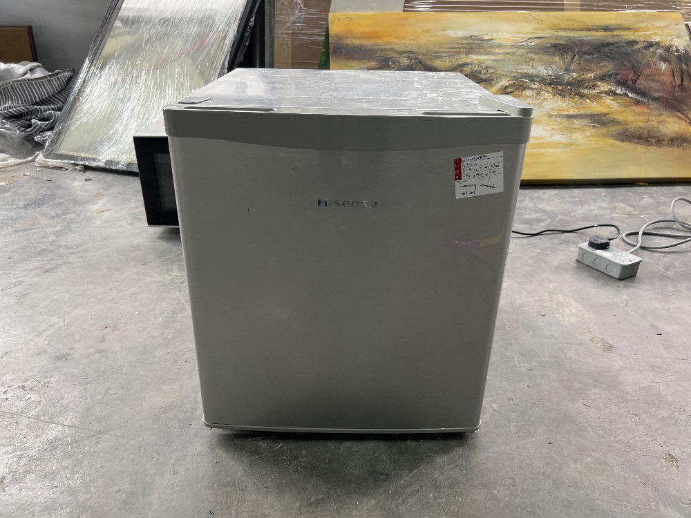 HISENSE Mini Bar Fridge 60L Model RR60D4AGN / Peti sejuk Bar Mini ...