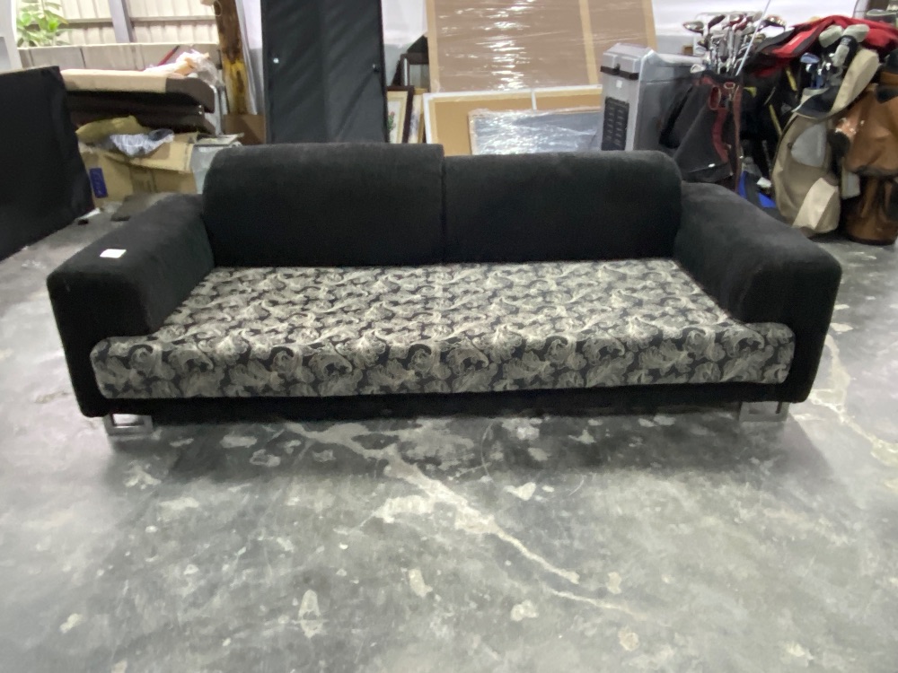 Fabric 3 Seater Sofa Black Colour / Fabrik Sofa 3 Seater Warna Hitam ...