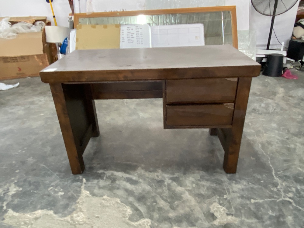 Wooden Study Desk Hazel Colour / Meja Belajar Kayu Warna Hazel ...