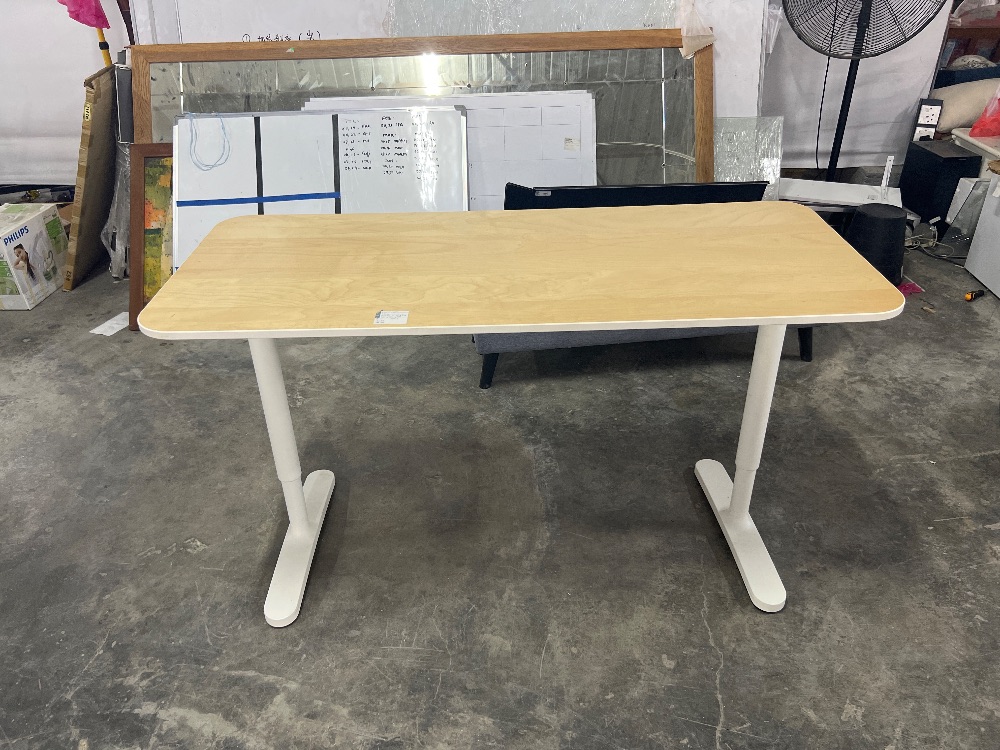 IKEA BEKANT Wooden Office Desk oak veneer, white Colour / IKEA BEKANT ...