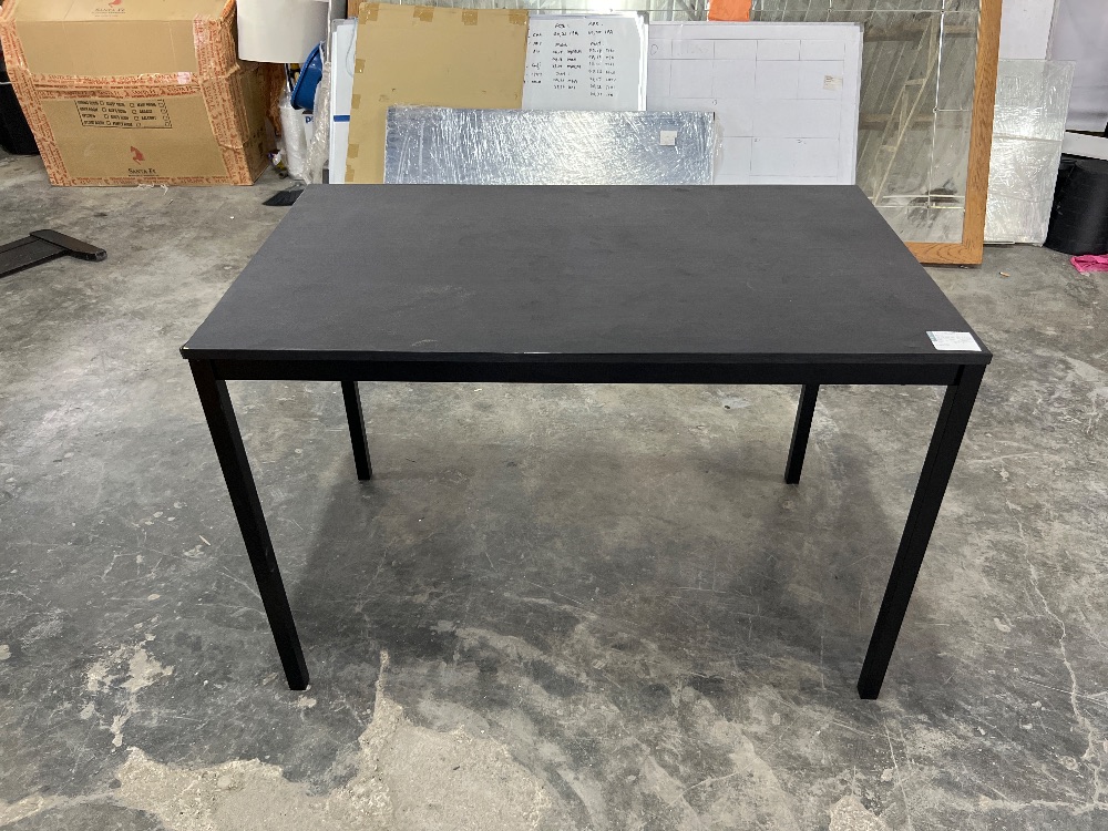 Square Shape 4-Seater Dining Table Black Colour / Meja Makan 4 Tempat ...