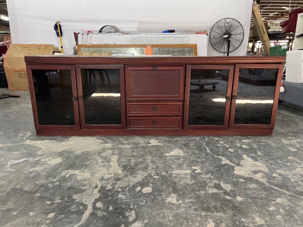 Wooden TV Cabinet with Storages / Kabinet TV kayu dengan Storan ...