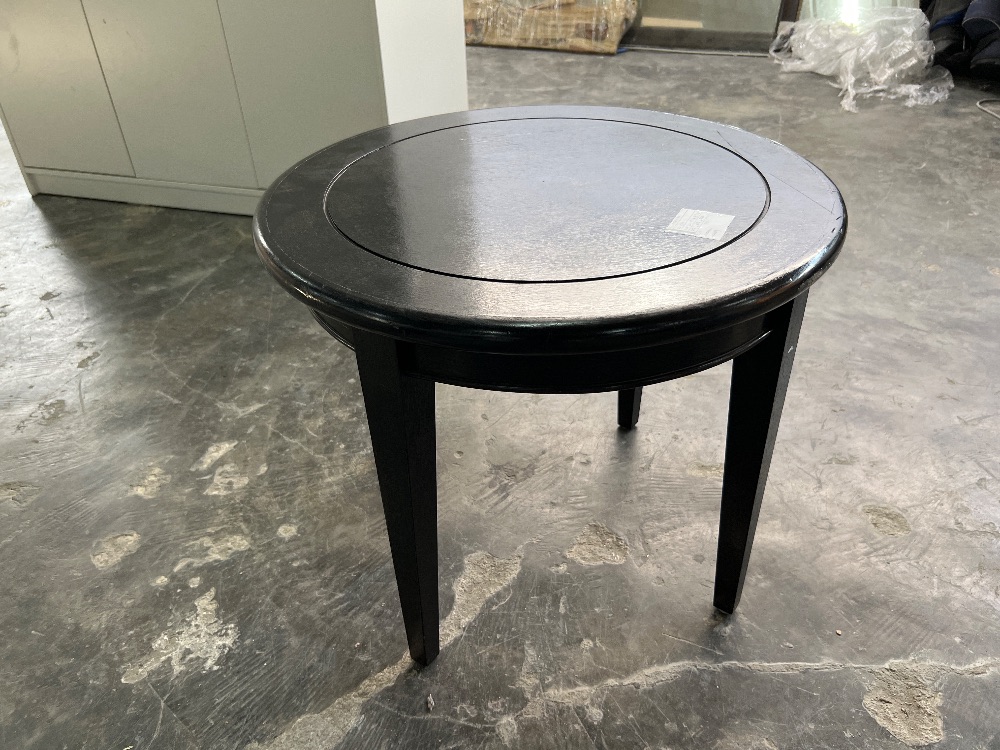 Round Wooden Side Table Black Colour / Meja Sisi Kayu Bulat Warna Hitam ...