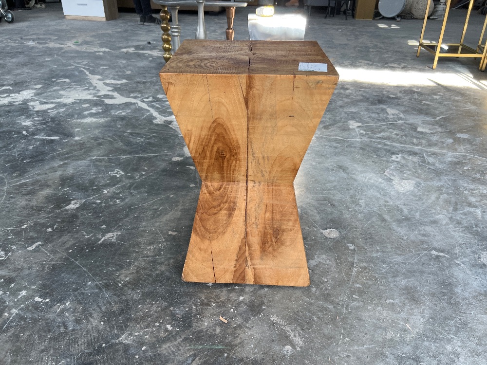 Wooden Block Side Table / Meja Sisi Blok Kayu - Unearth Store