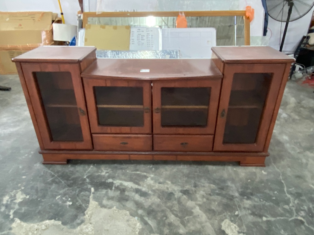 Wooden TV Cabinet with Storage Units / Kabinet TV kayu dengan Unit ...