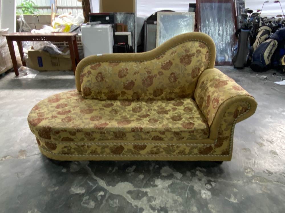 Floral Pattern Chaise Lounge Neutral Colour / Corak Bunga Chaise Lounge ...