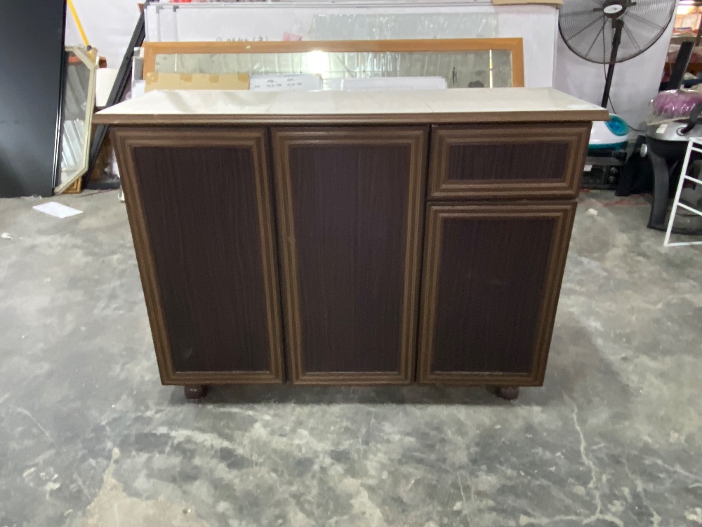Wooden Kitchen Cabinet with Drawer / Kabinet Dapur Kayu dengan Laci ...