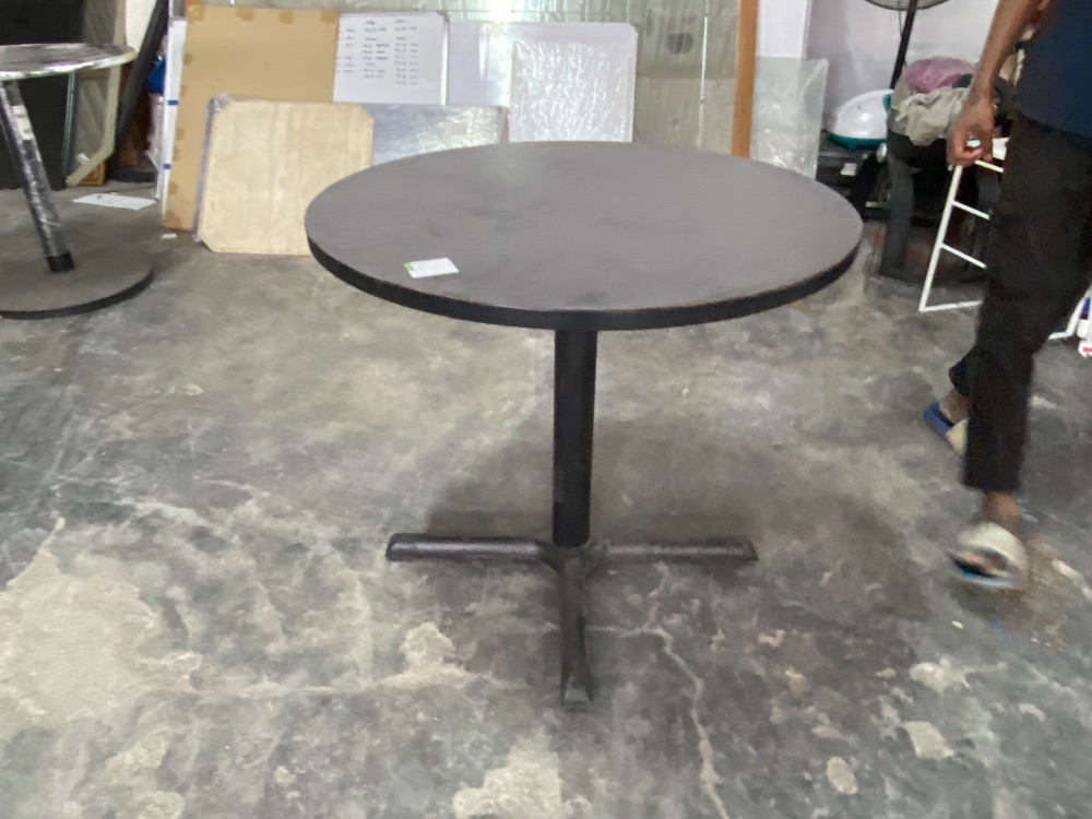 Round Wooden Coffee Table Black Colour / Meja Kopi Kayu Bulat Warna ...