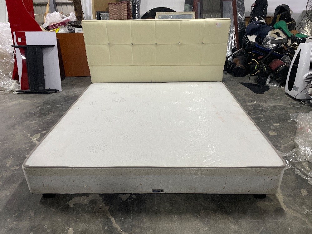 King Size Fabric Bed Frame White Colour / Rangka Katil Kain Saiz King ...