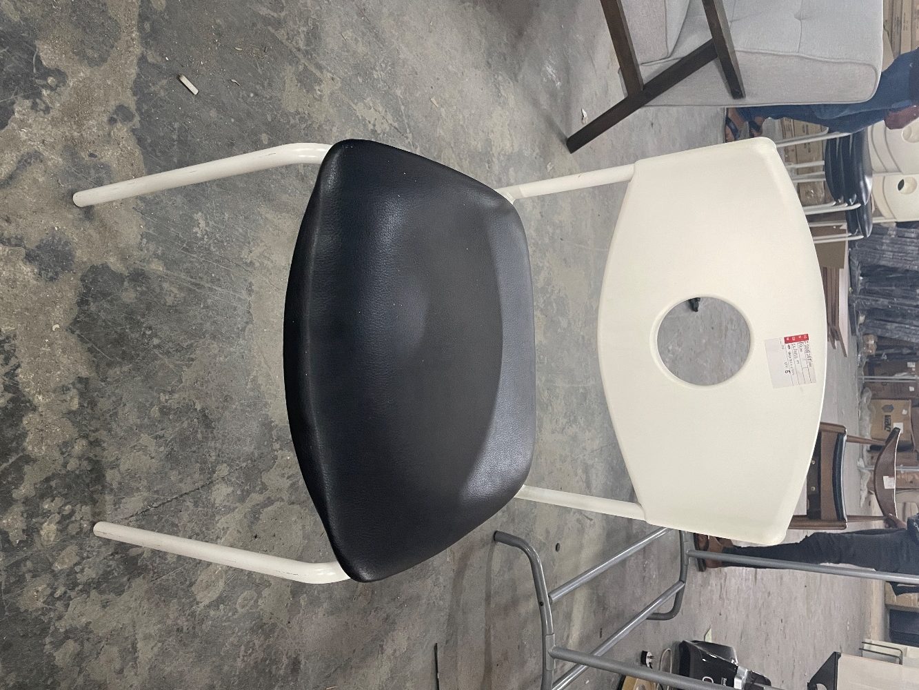 PVC Grey Leather Chair White Colour / Kerusi Kulit Kelabu PVC Warna ...