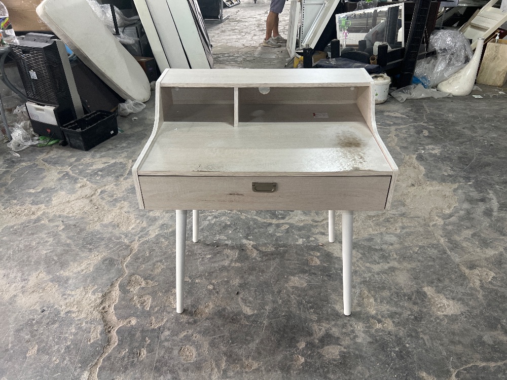 Wooden Study Table White Colour / Meja Belajar Kayu Warna Putih ...