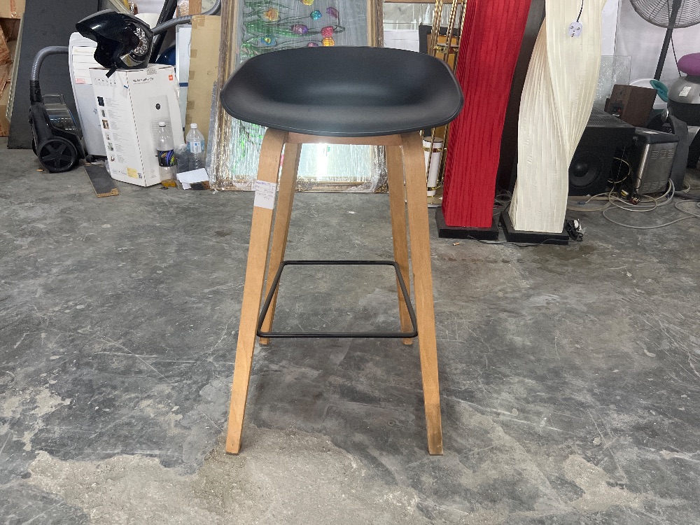 DC0051MB Wooden Frame Bar Stool Black Colour / DC0051MB Rangka Kayu ...