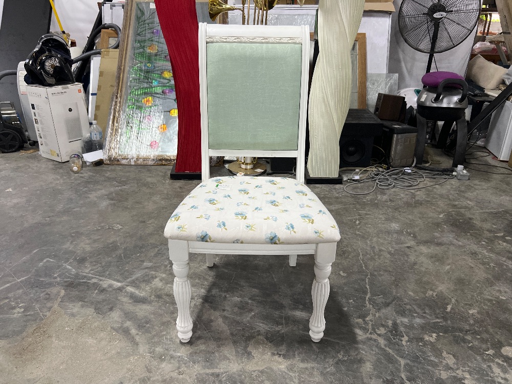 FELLA Design Bedroom Chair White Colour / Kerusi Bilik Tidur Rekaan ...