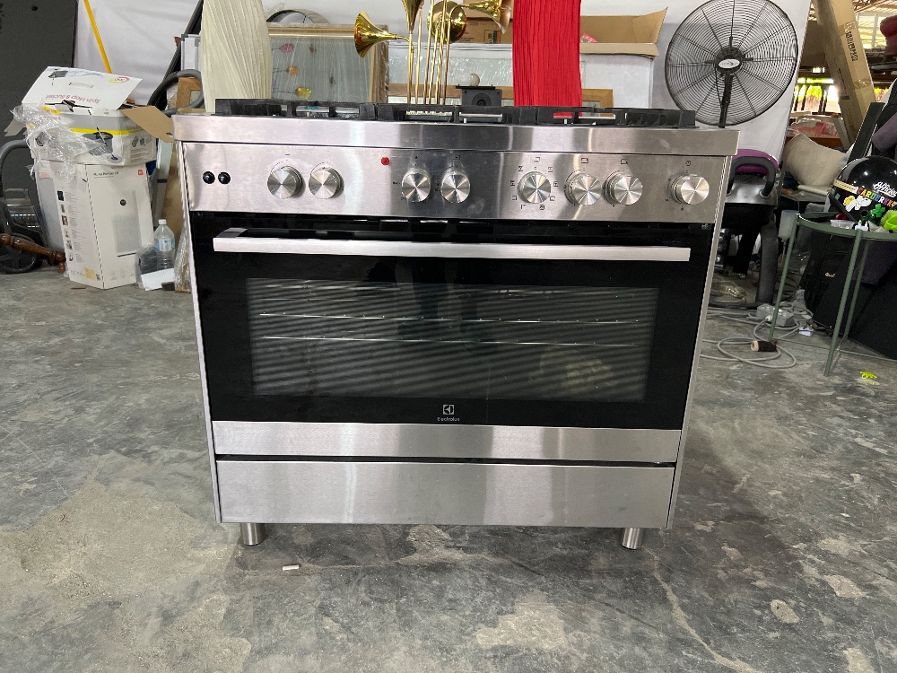 (S)ELECTROLUX 5 Burner Standing Gas Cooker with Oven / Periuk Gas ...