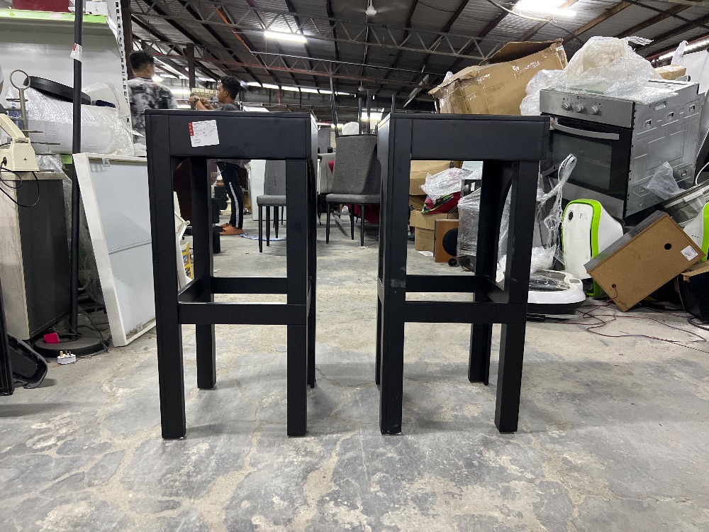 Wooden High Bar Stool Black Colour / Bangku Bar Tinggi Kayu Warna Hitam ...