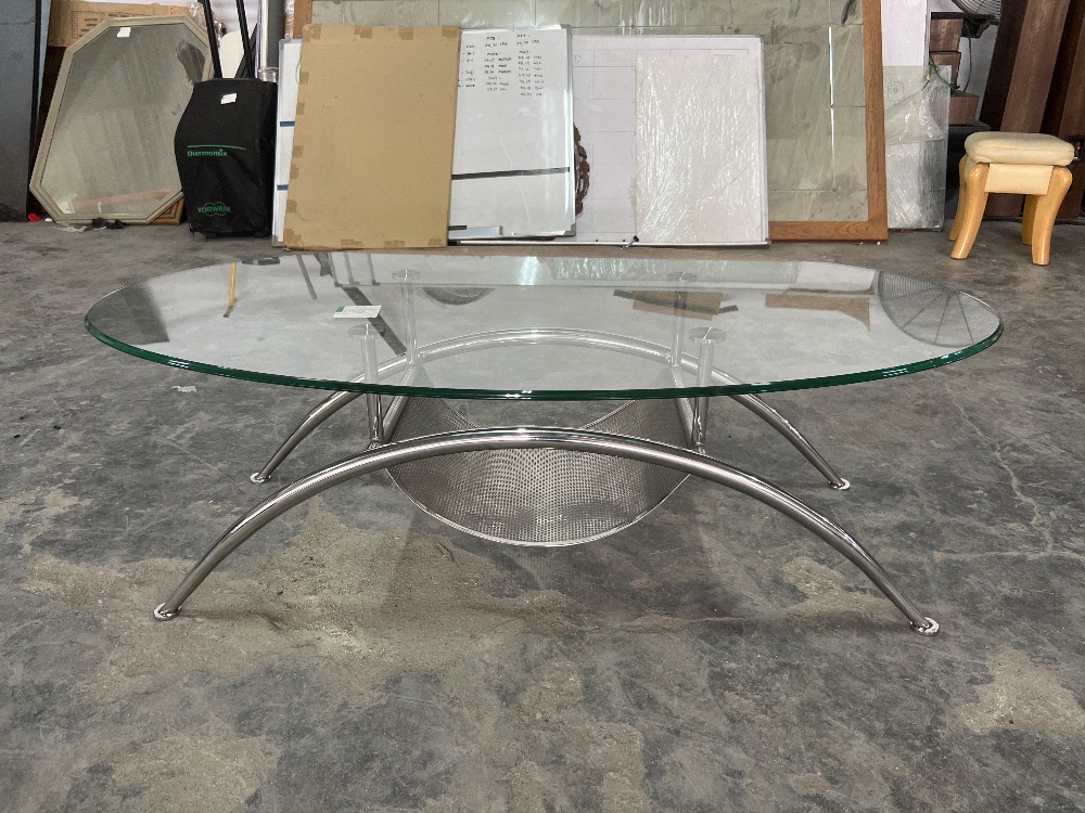 Oval Shape Glass Coffee Table / Meja Kopi Kaca Bentuk Bujur - Unearth Store