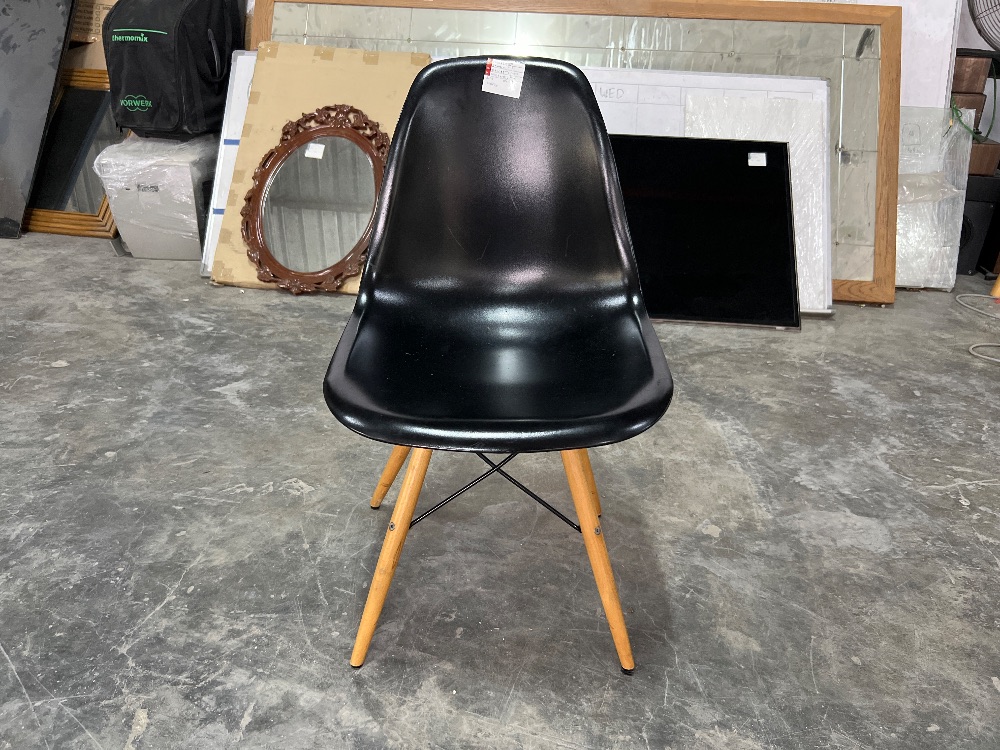 Black Eames Replica Dining Chair / Kerusi Makan Replika Black Eames ...