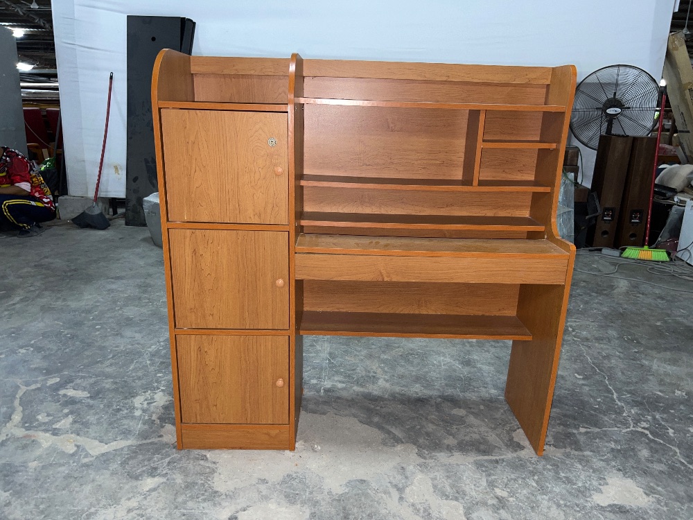 Wooden Study Desk with Multi Storage Compartments / Meja Belajar Kayu ...