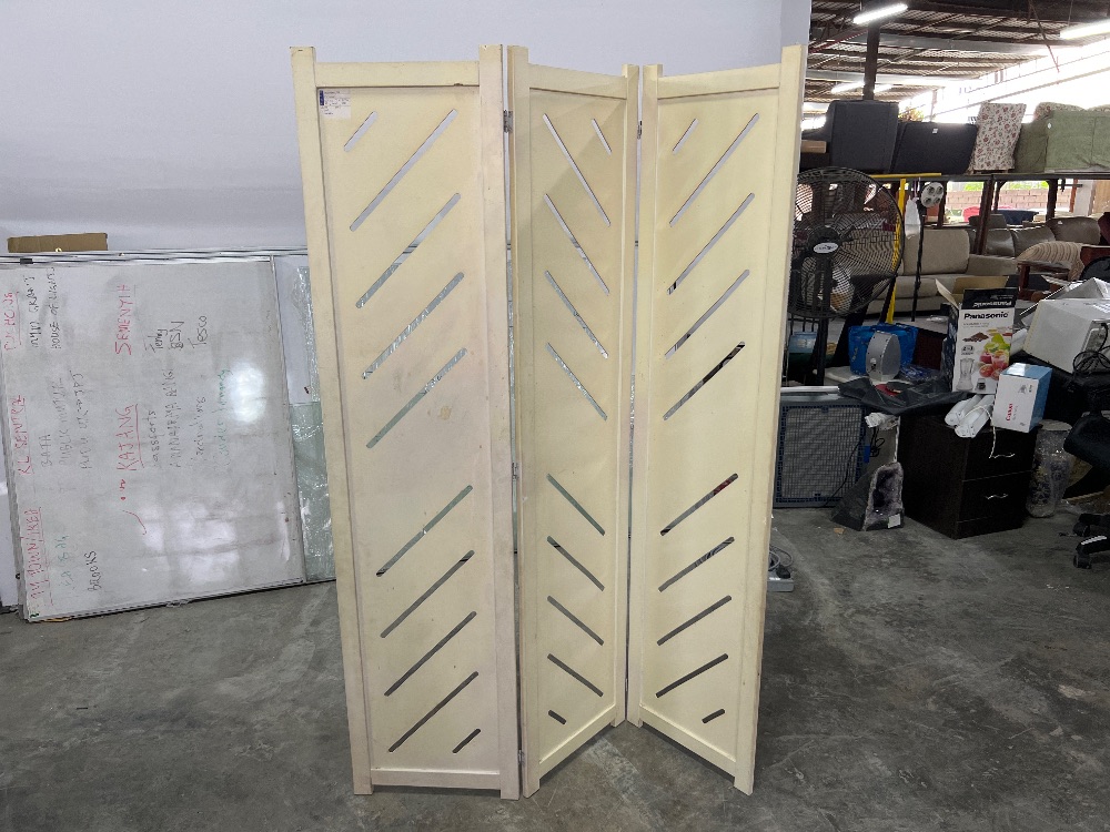 3 Panel Wooden Partition / Pembahagian Kayu 3 Panel - Unearth Store