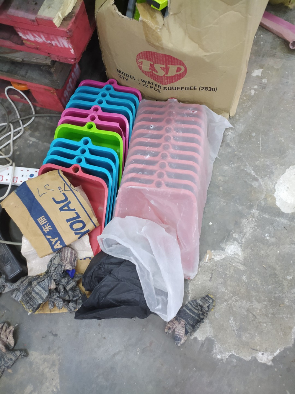 Plastic Dustpan with Handle / Penyodok Plastik dengan Pemegang ...