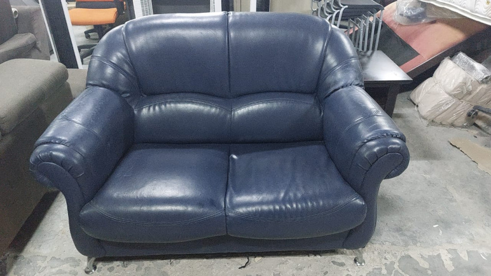 Blue Leather 2 Seater Sofa / Sofa 2 Tempat Duduk Kulit Biru - Unearth Store