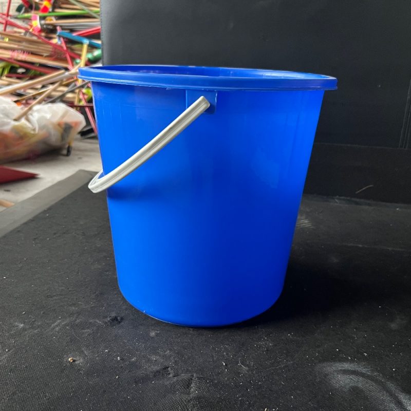 Plastic Bucket / Baldi Plastik - Unearth Store