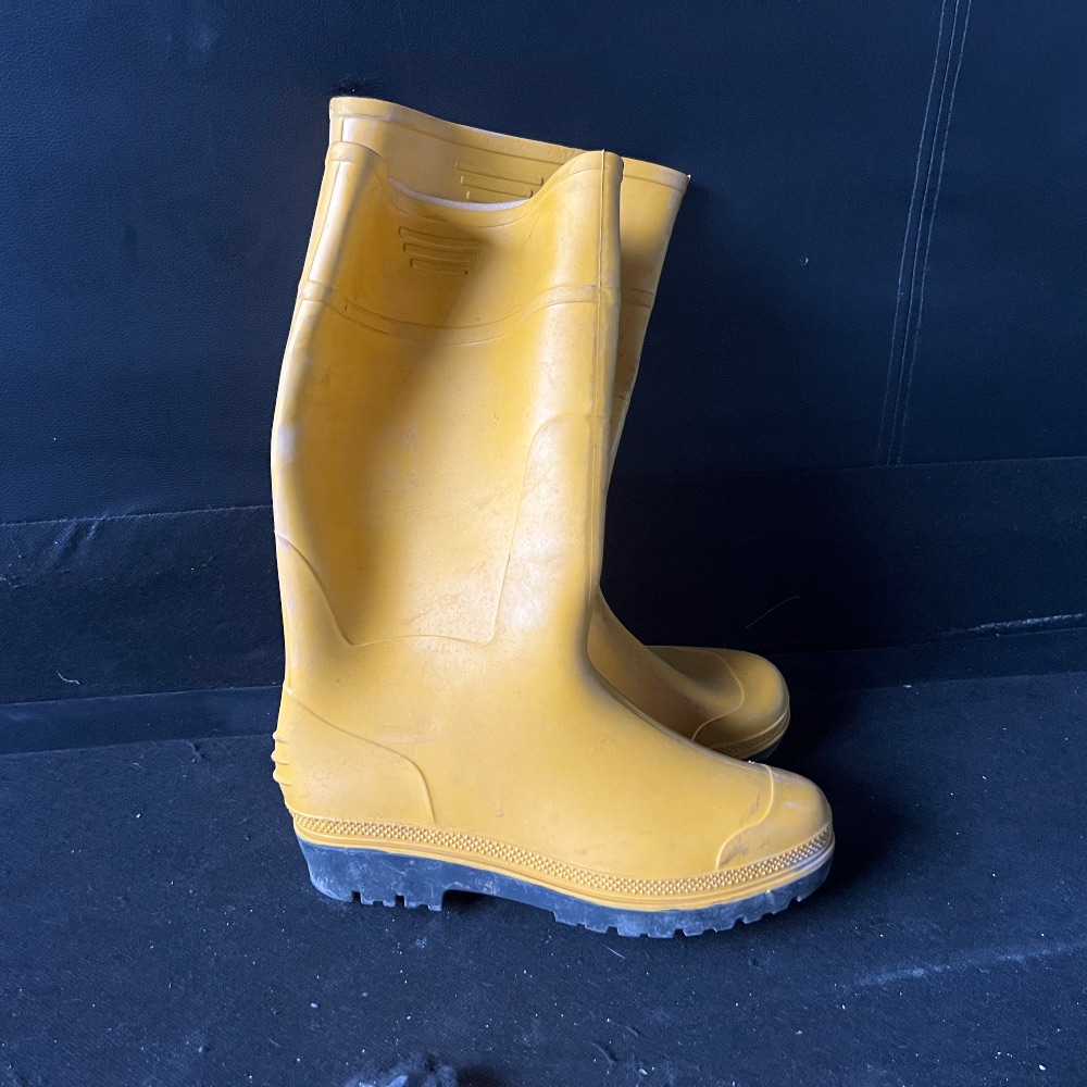 Safety Rubber Boots Yellow Colour / Kasut Getah Keselamatan Warna ...