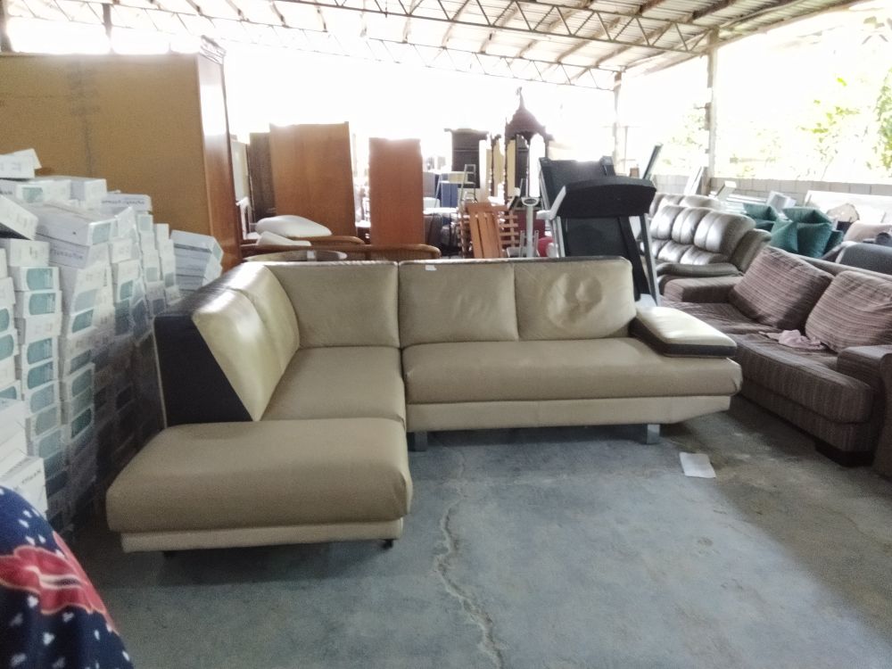 4 Seater Beige Leather L Shape Sofa / Sofa Bentuk L Kulit Beige 4 ...