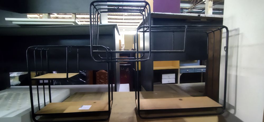 Black Metal With Wooden Platform Wall Mount Shelf / Logam Hitam Dengan ...