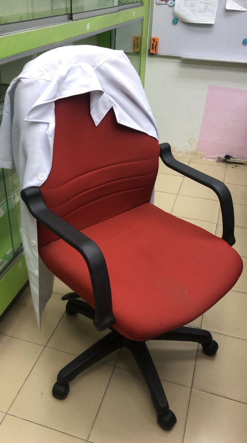 Red Office Chair w Wheel - Unearth Store
