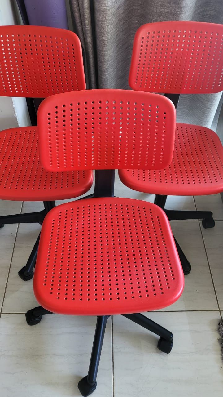 Red Plastic Desk Chair - Unearth Store