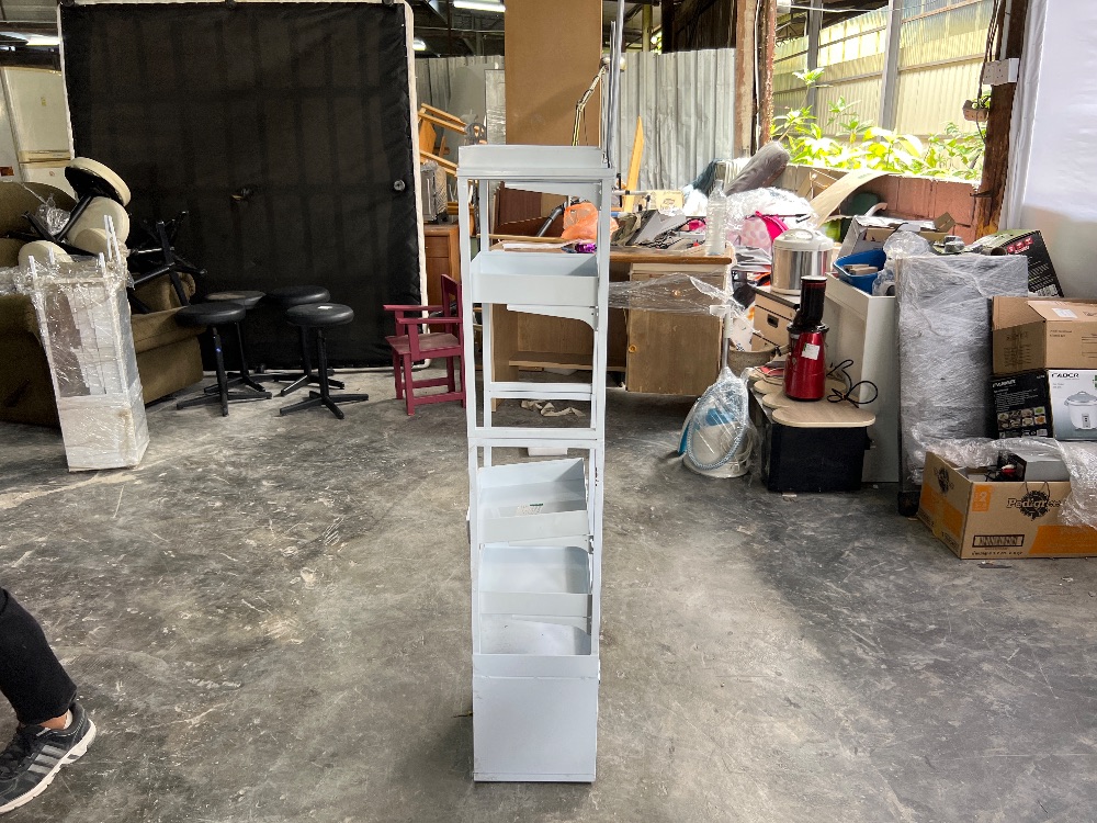 metal standee - Unearth Store