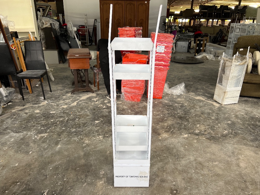 metal standee - Unearth Store