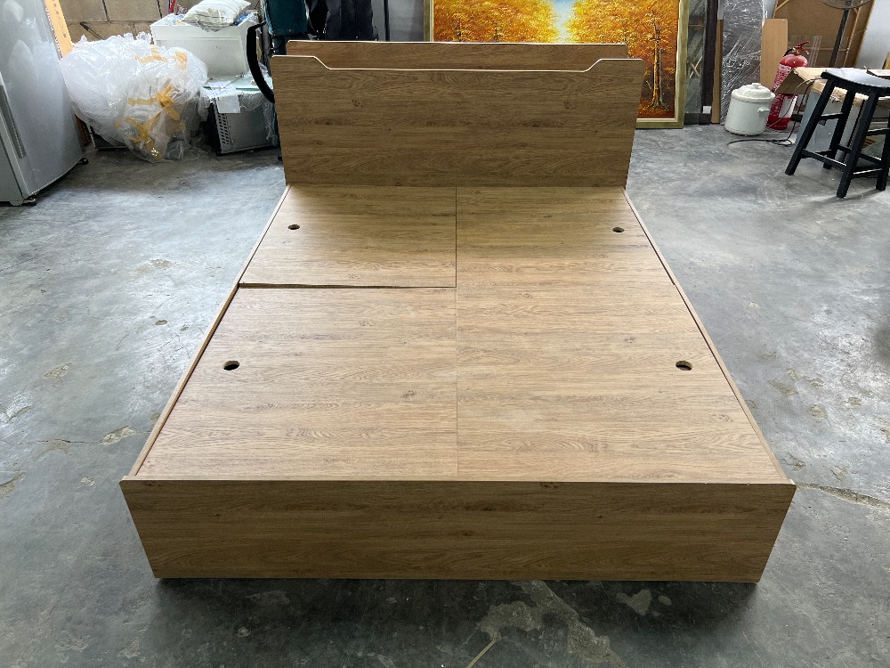 Wooden Queen Size Bed Frame with Headboard Shelf Oak Colour / Rangka ...