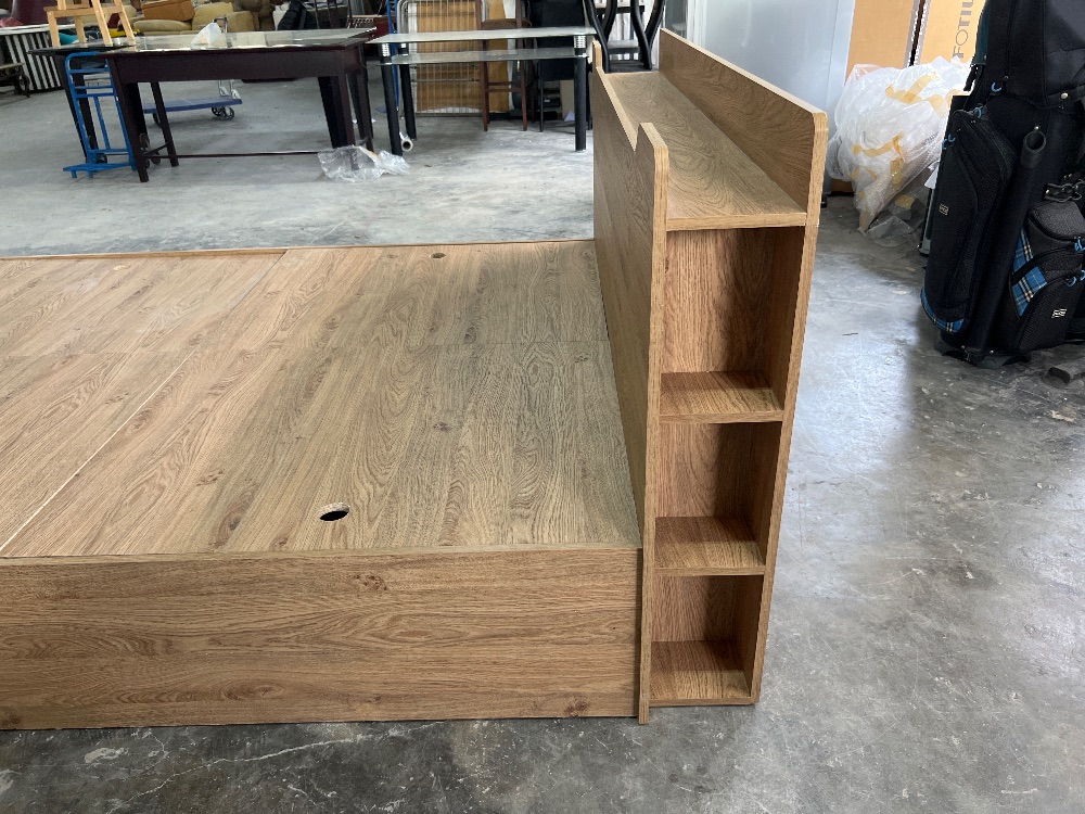 Wooden Queen Size Bed Frame with Headboard Shelf Oak Colour / Rangka ...