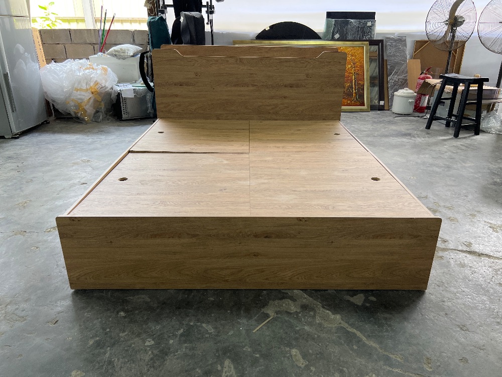 Wooden Queen Size Bed Frame with Headboard Shelf Oak Colour / Rangka ...