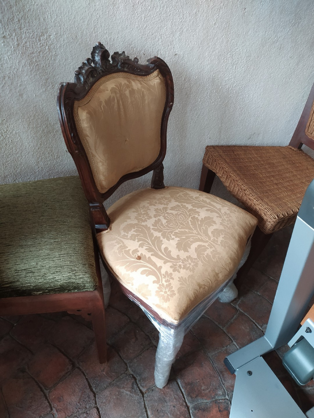 European Dining Chair With Fabric Seat / Kerusi Makan Eropah Dengan ...