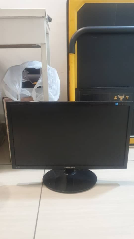 Samsung Computer Monitor - Unearth Store