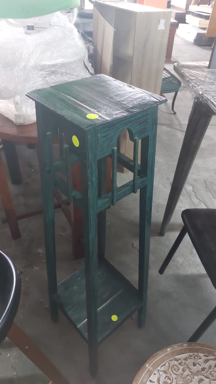 Display side table - Unearth Store