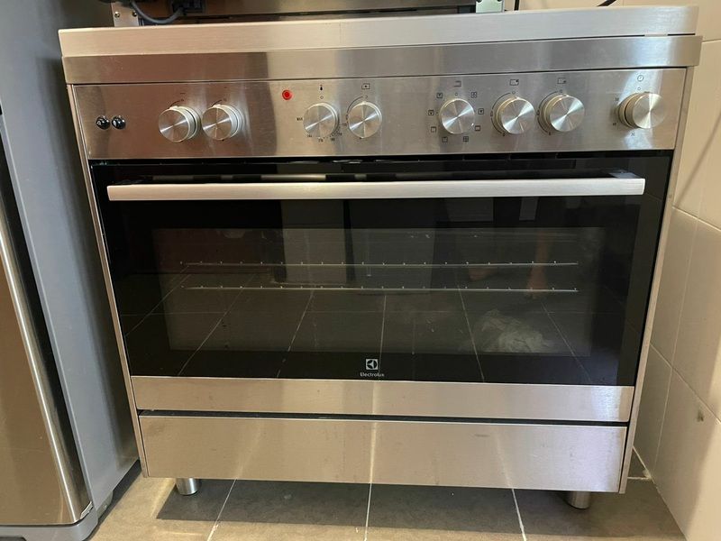 (S)ELECTROLUX 5 Burner Standing Gas Cooker with Oven / Periuk Gas ...