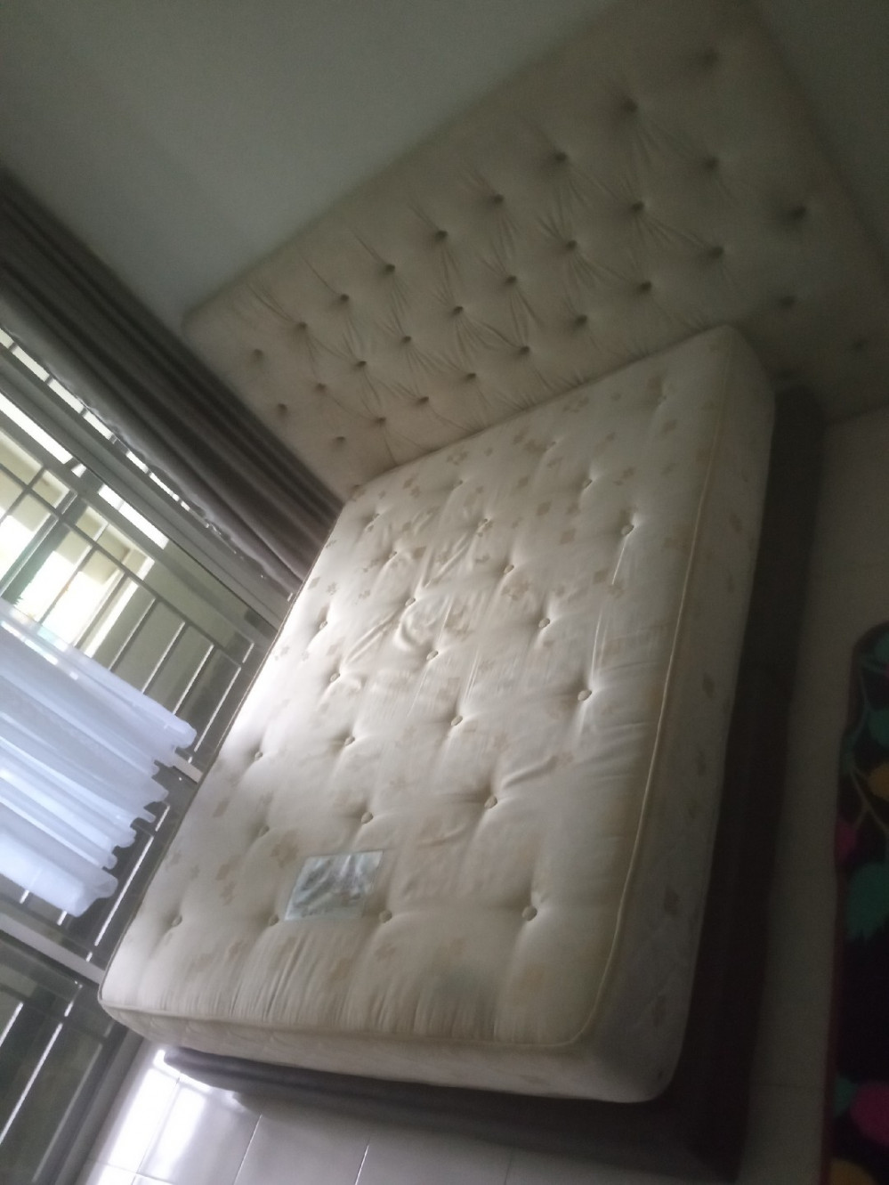 Queen Size Leather Bed Frame with Headboard / Rangka Katil Kulit Saiz ...