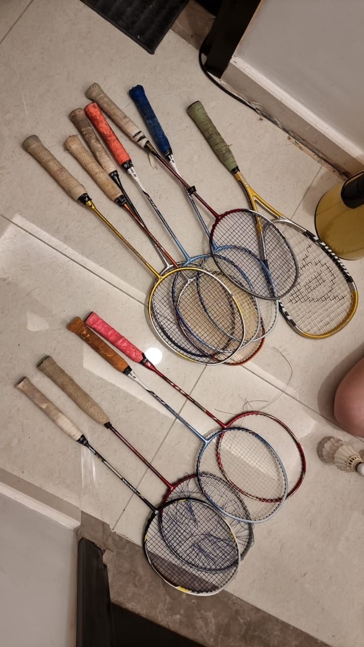 Badminton Racket (some damage) - Unearth Store