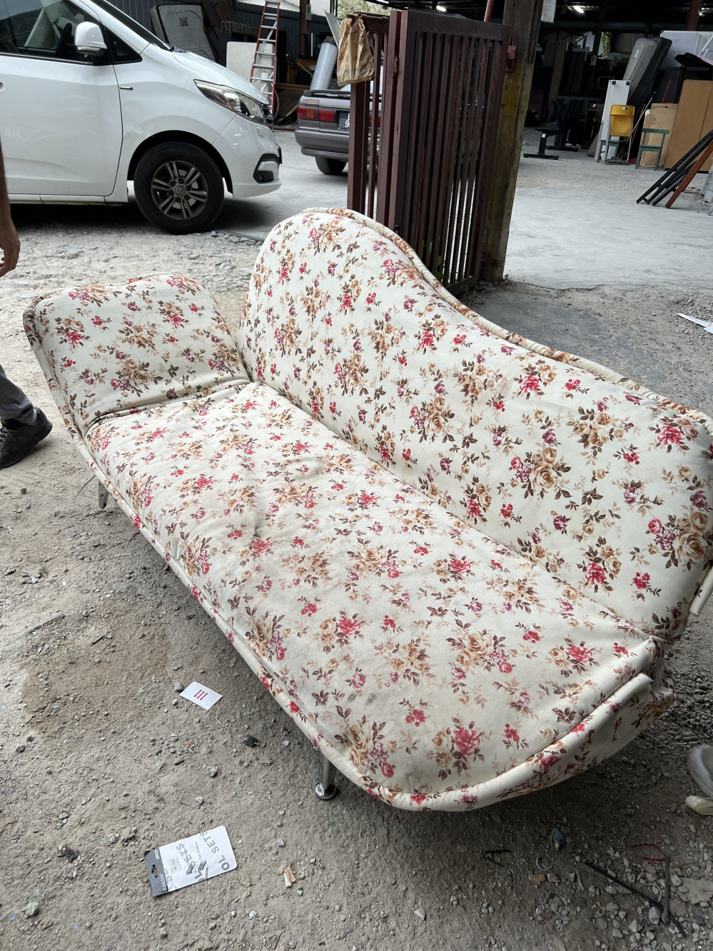 Floral bench - Unearth Store