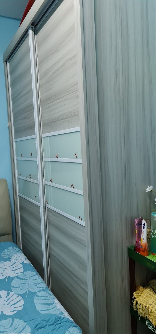 Classic Modern Style Sliding Wardrobe White Colour / Almari Pakaian ...