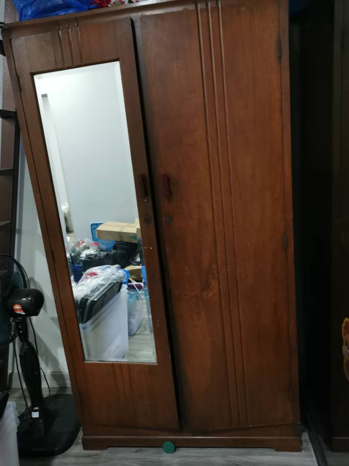 Wooden 2-door Wardrobe with Mirror / Almari pakaian 2 pintu kayu dengan ...