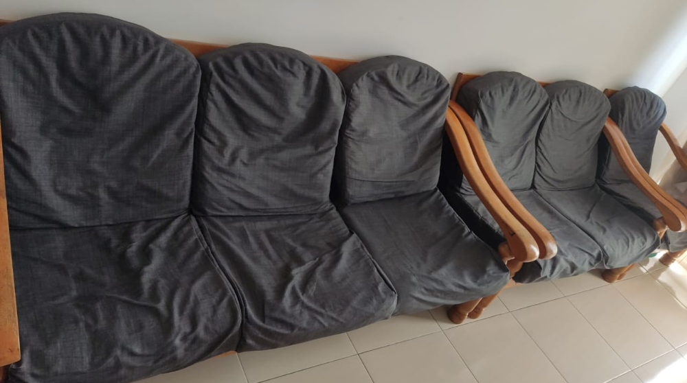 Wooden Frame Black Cushion 2-seater Sofa set with (199/201) / Bingkai ...